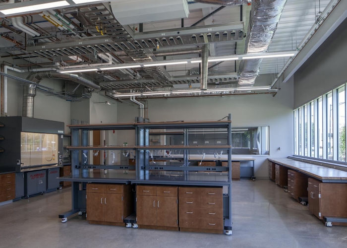 UIC COLLEGE OF ENGINEERING BUILDING - Accel Construction