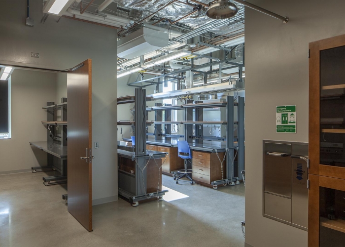 UIC COLLEGE OF ENGINEERING BUILDING - Accel Construction