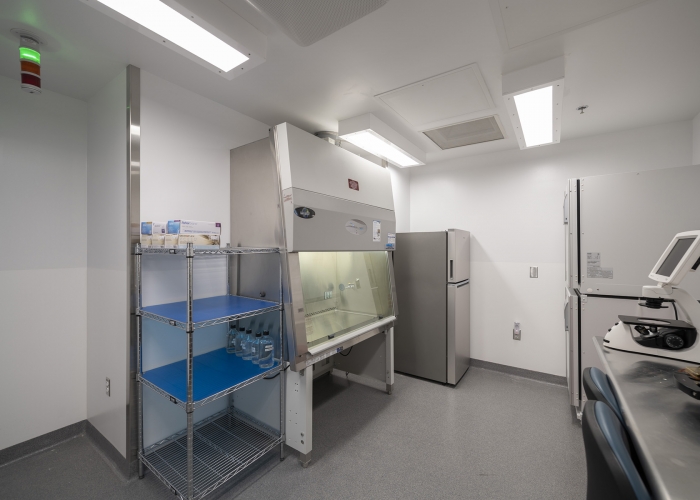 UIC COMRB – 8th Floor Research Lab Remodel - Accel Construction